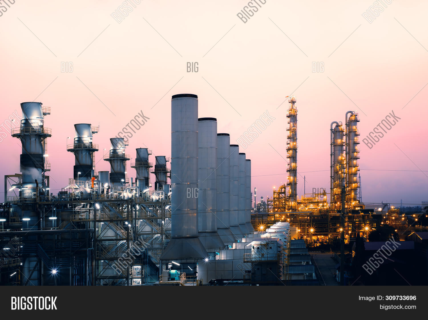 Factory Oil Gas 图片和照片（免费试用） | Bigstock