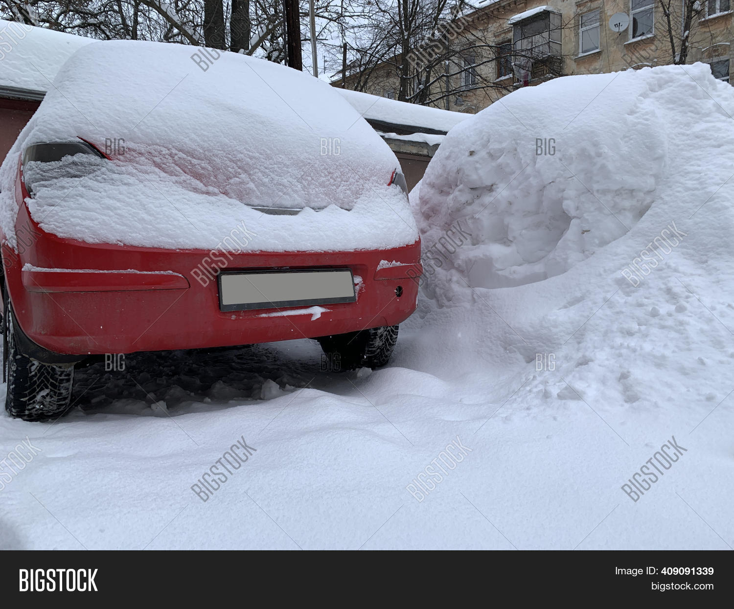 Car Covered Snow Image & Photo (Free Trial) | Bigstock