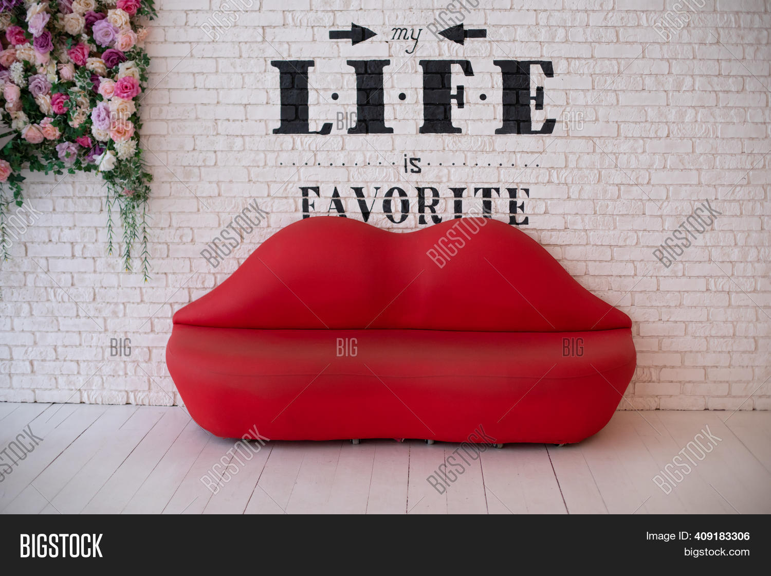 Red Sofa Lips Shape On Image & Photo (Free Trial) | Bigstock