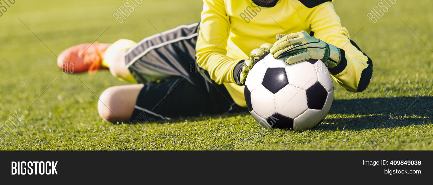 Football Goalkeeper Image & Photo (Free Trial) | Bigstock