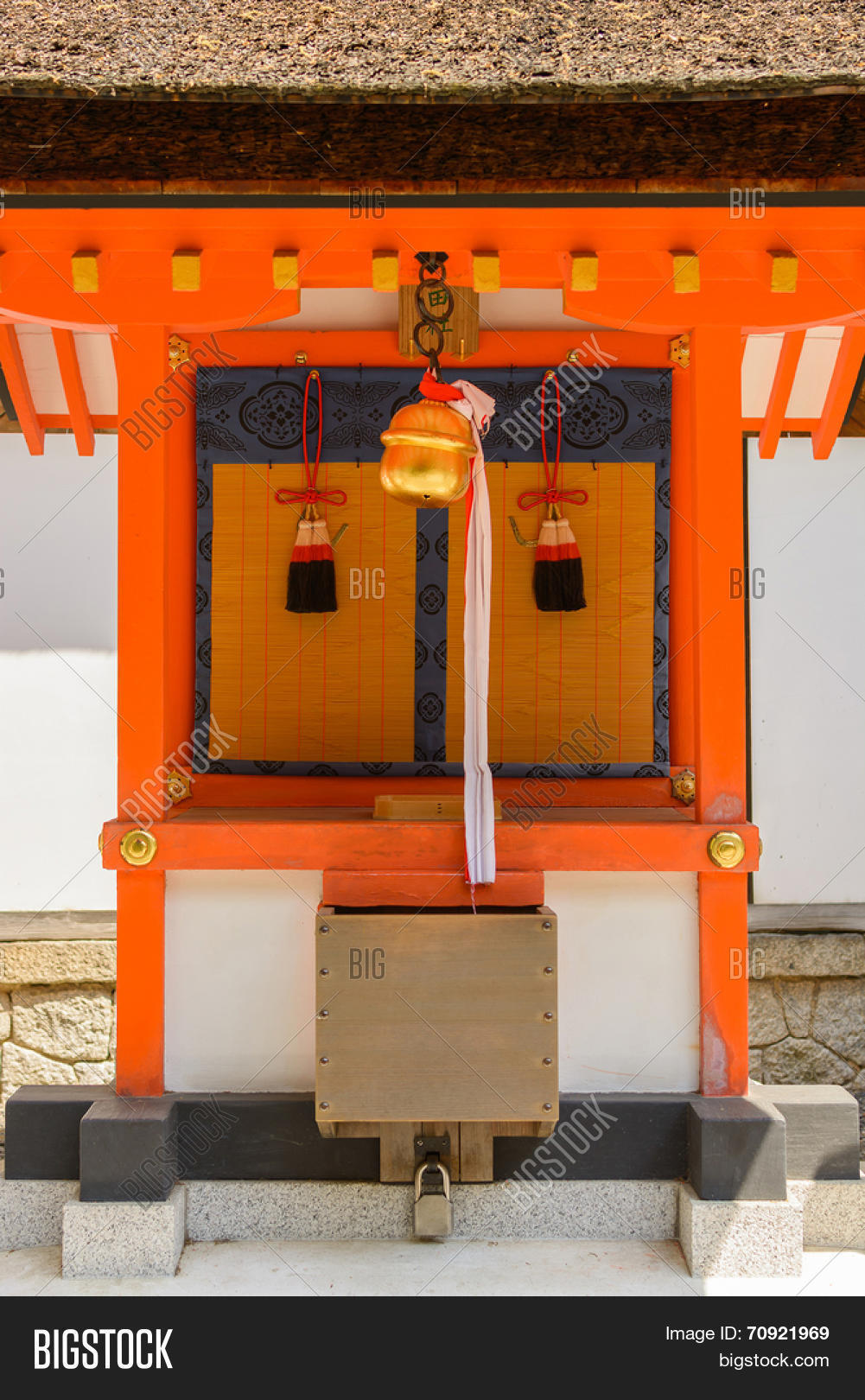 Japanese Temple Bell Image & Photo (Free Trial) | Bigstock