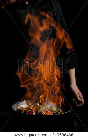 Chef Cooking 图片和照片（免费试用） | Bigstock