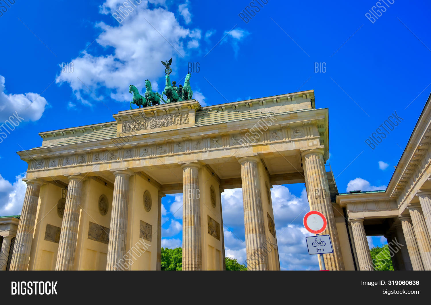 Brandenburg Gate Image & Photo (Free Trial) | Bigstock