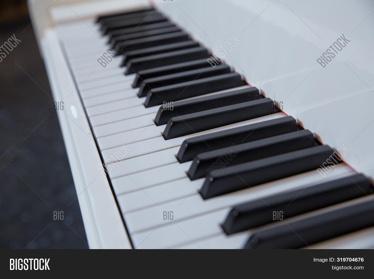 Piano Keyboard Glossy Image & Photo (Free Trial) | Bigstock