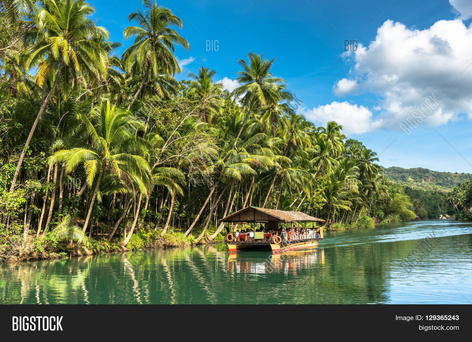 Traditional Raft Boat Image & Photo (Free Trial) | Bigstock
