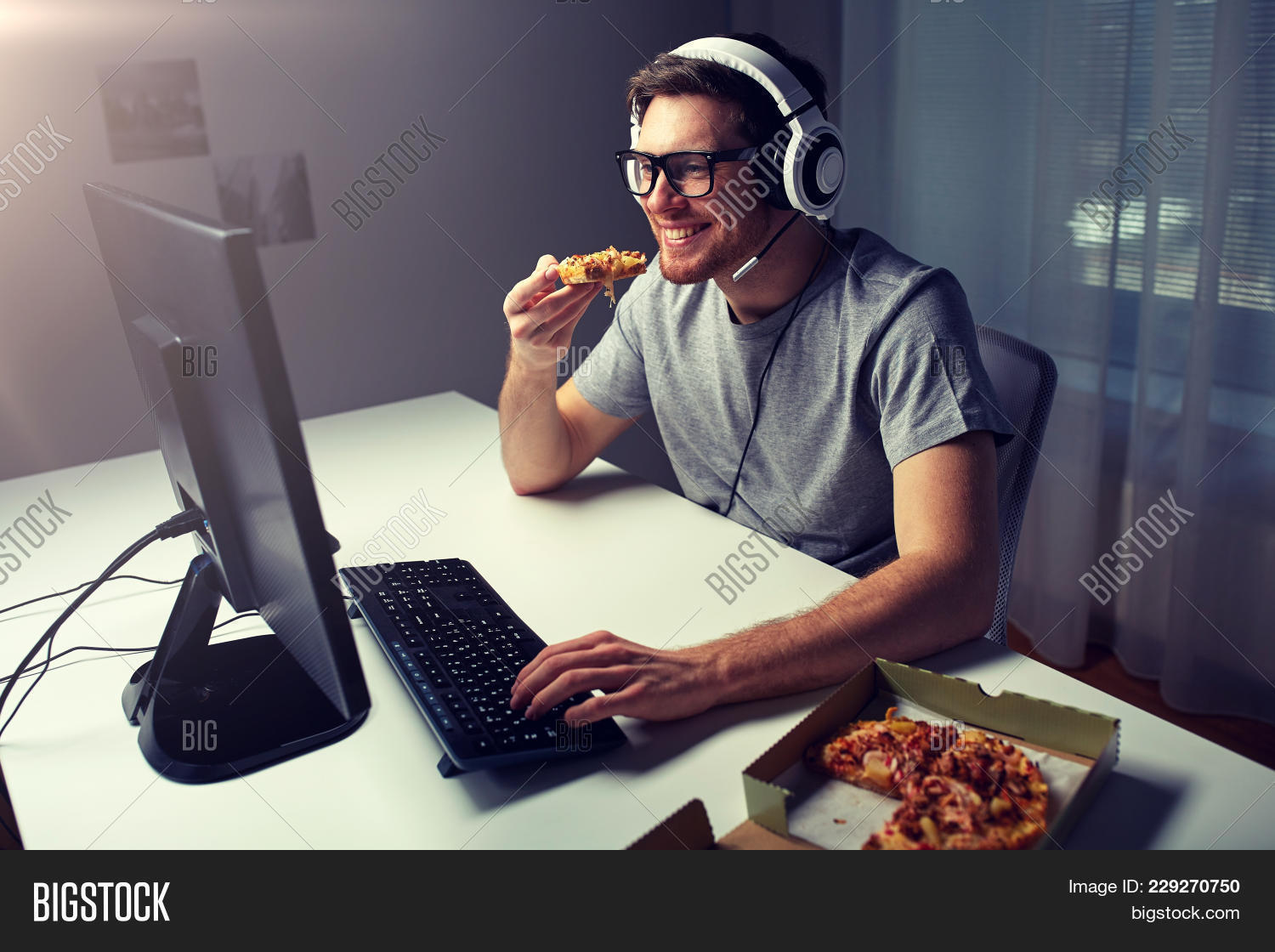 Technology, Gaming, Image & Photo (Free Trial) | Bigstock