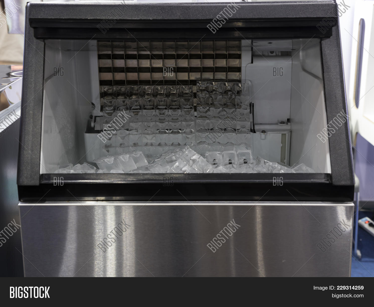 Cube Ice Ice Making Image & Photo (Free Trial) | Bigstock