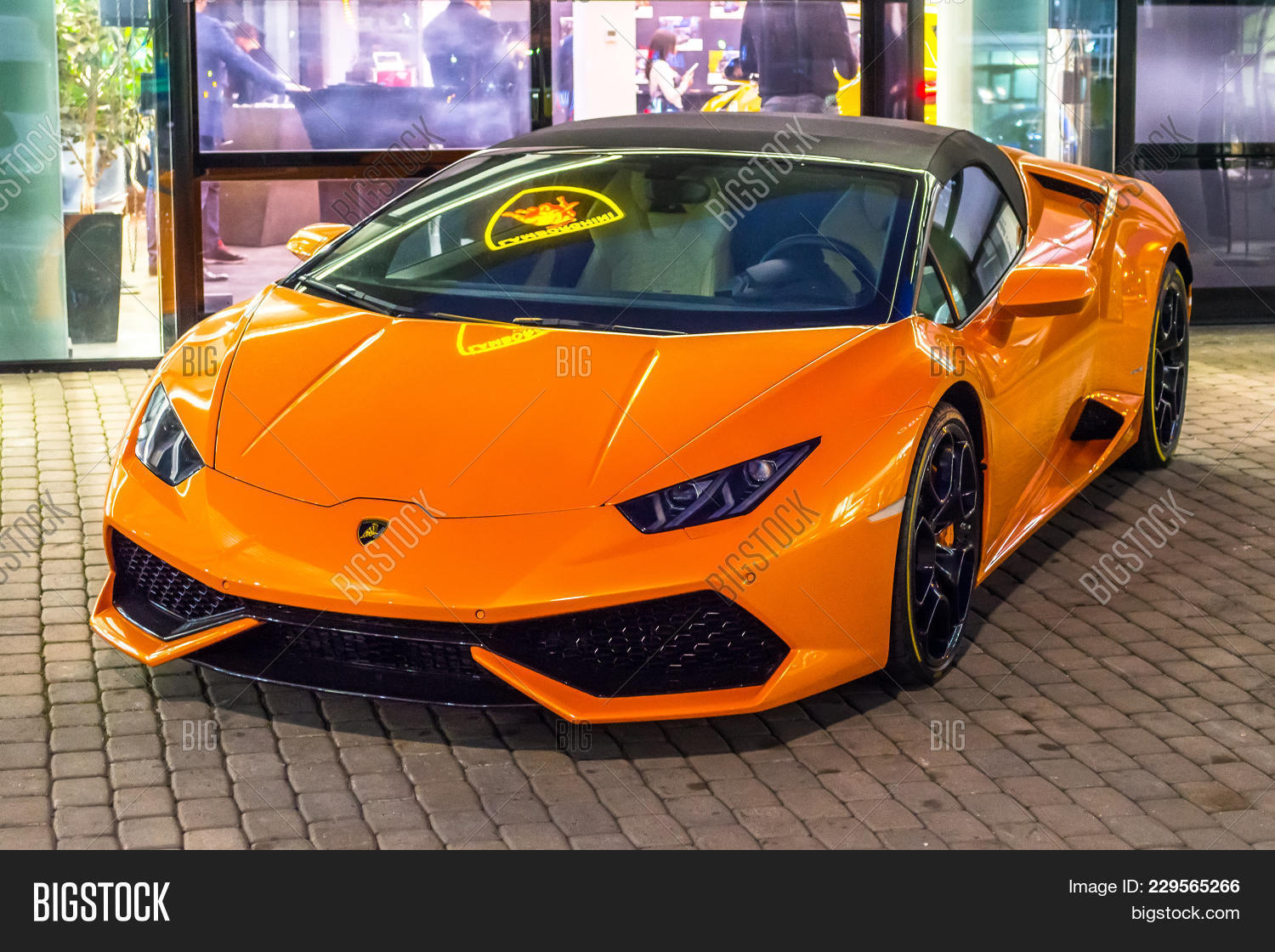 Lamborghini Huracan Orange