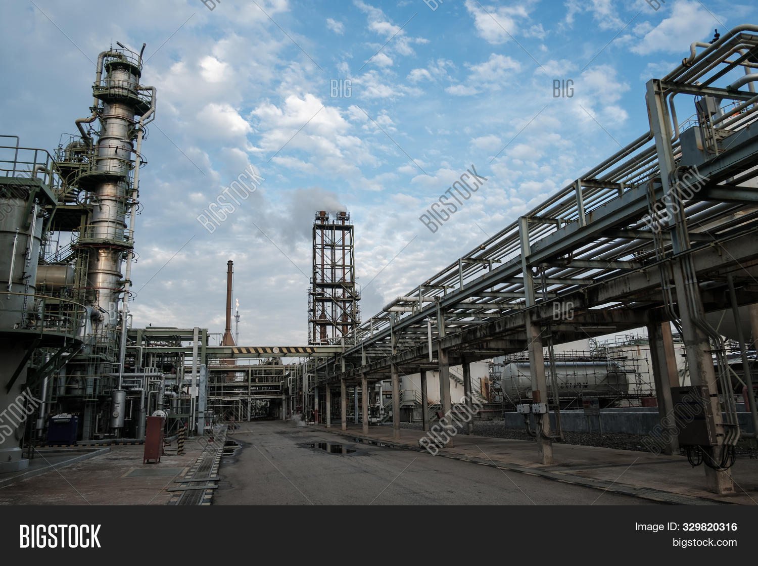 Pipeline Pipe Rack Image & Photo (Free Trial) | Bigstock