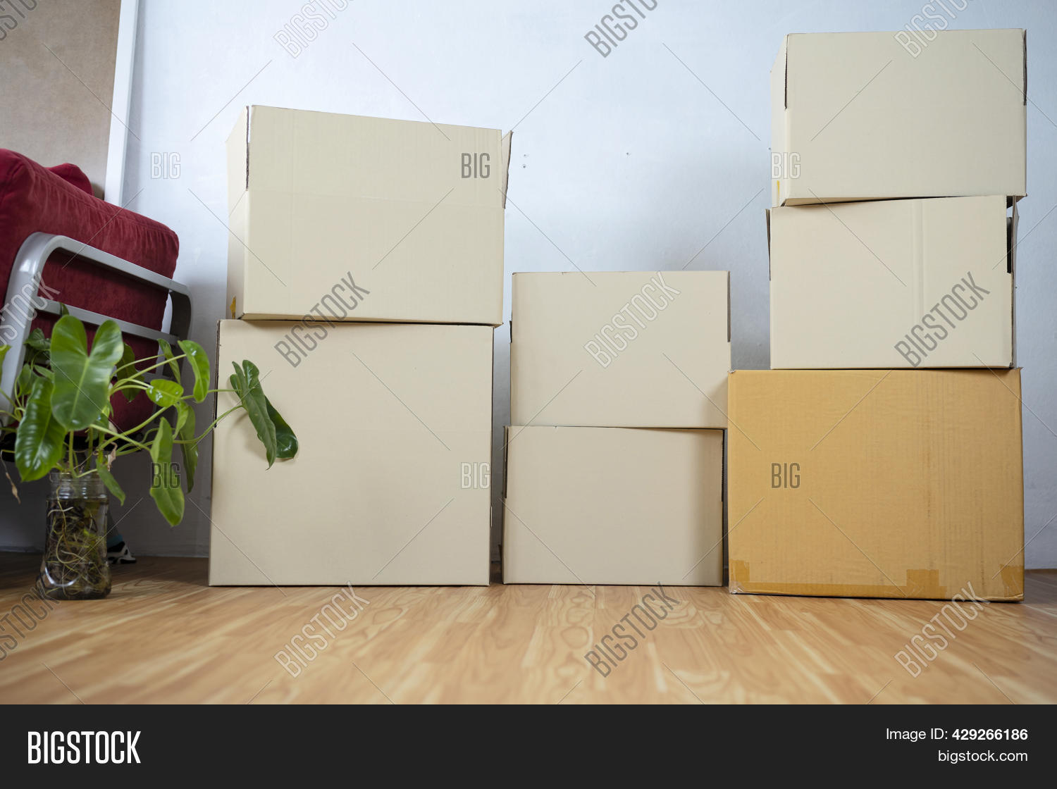 Imagen y foto Cardboard Boxes - (prueba gratis) | Bigstock