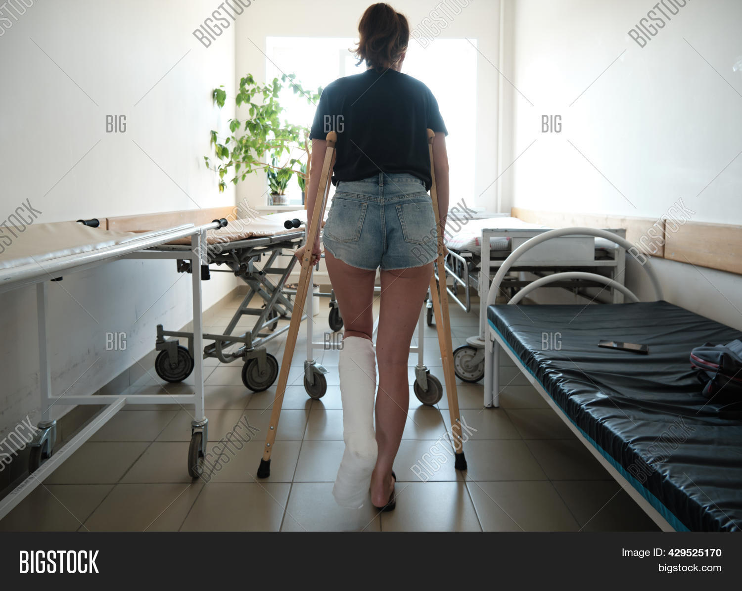 Woman Broken Leg Uses Image & Photo (Free Trial) | Bigstock