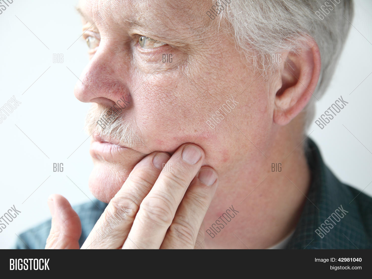 Itchy Rash On Man's Image & Photo (Free Trial) | Bigstock