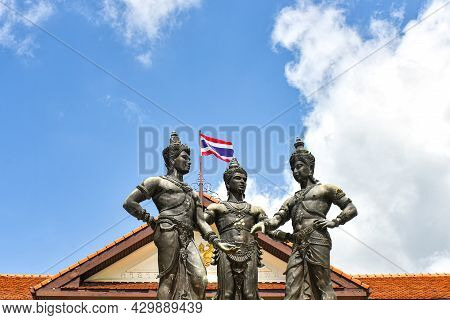 Three Kings Monument Image & Photo (Free Trial) | Bigstock