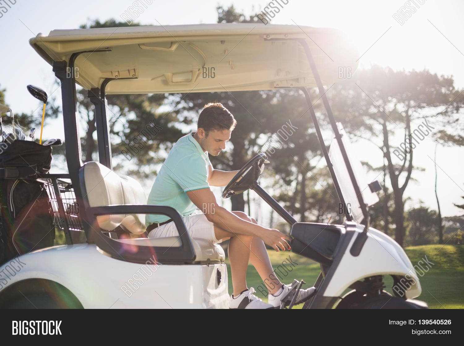 Side View Golfer Man Image & Photo (Free Trial) | Bigstock