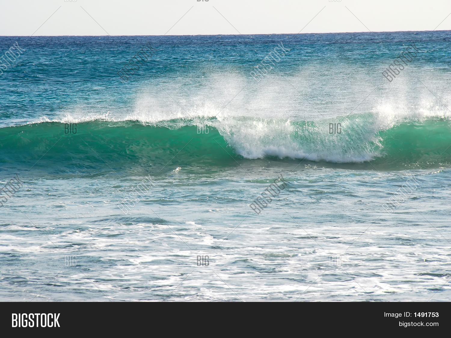 Wave Hawaii Image & Photo (Free Trial) | Bigstock