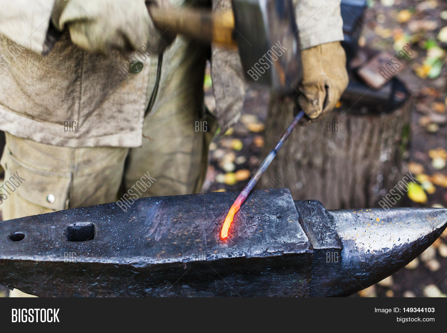 Blacksmith Hammering Image & Photo (Free Trial) | Bigstock