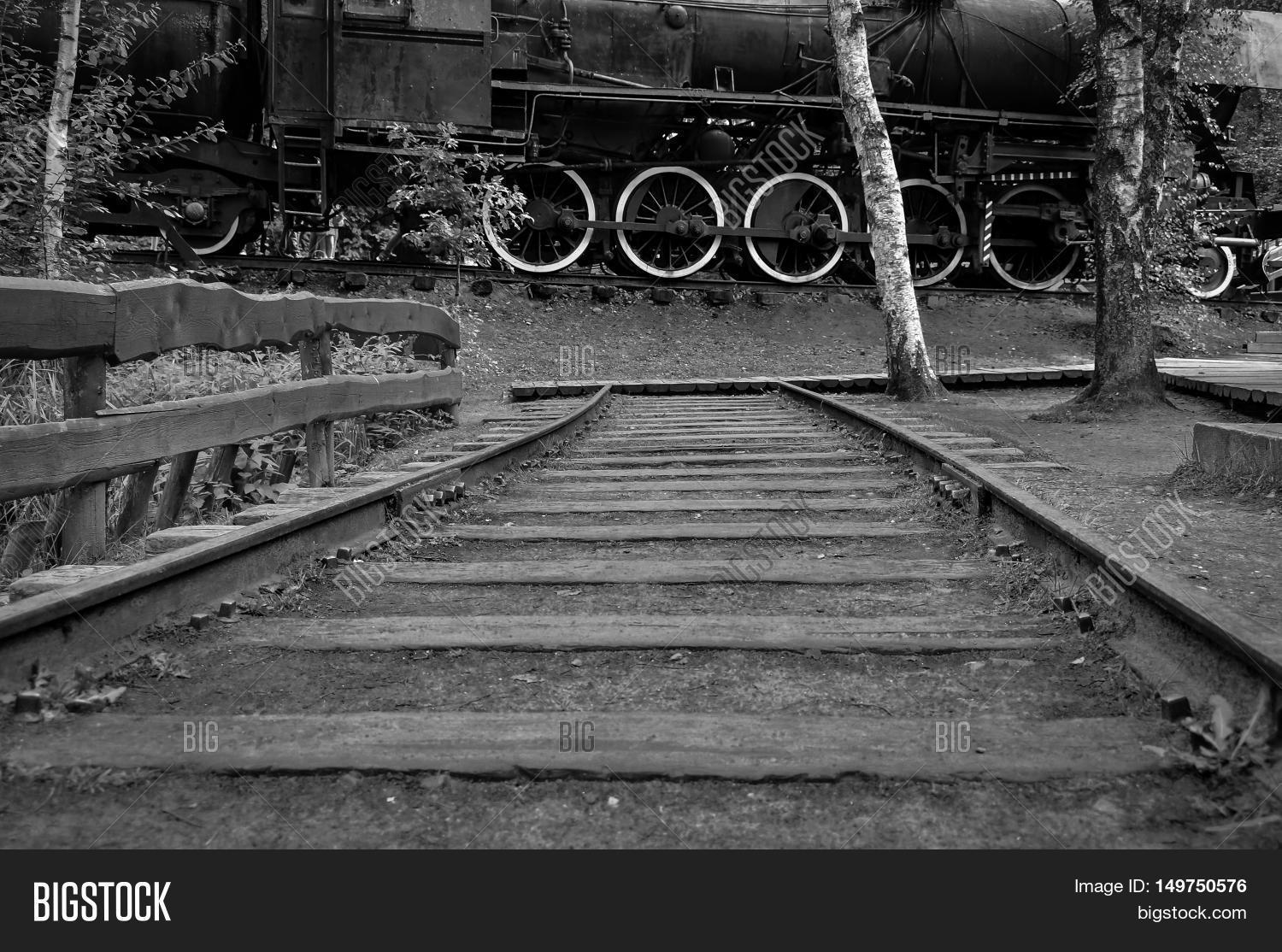 End Train Tracks Image & Photo (Free Trial) | Bigstock