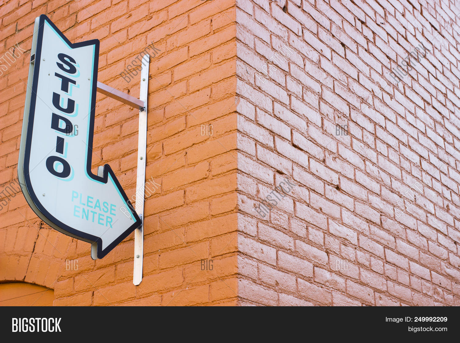 Old Vintage Arrow Image & Photo (Free Trial) | Bigstock