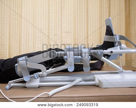 Knee Cpm Device , Image & Photo (Free Trial) | Bigstock
