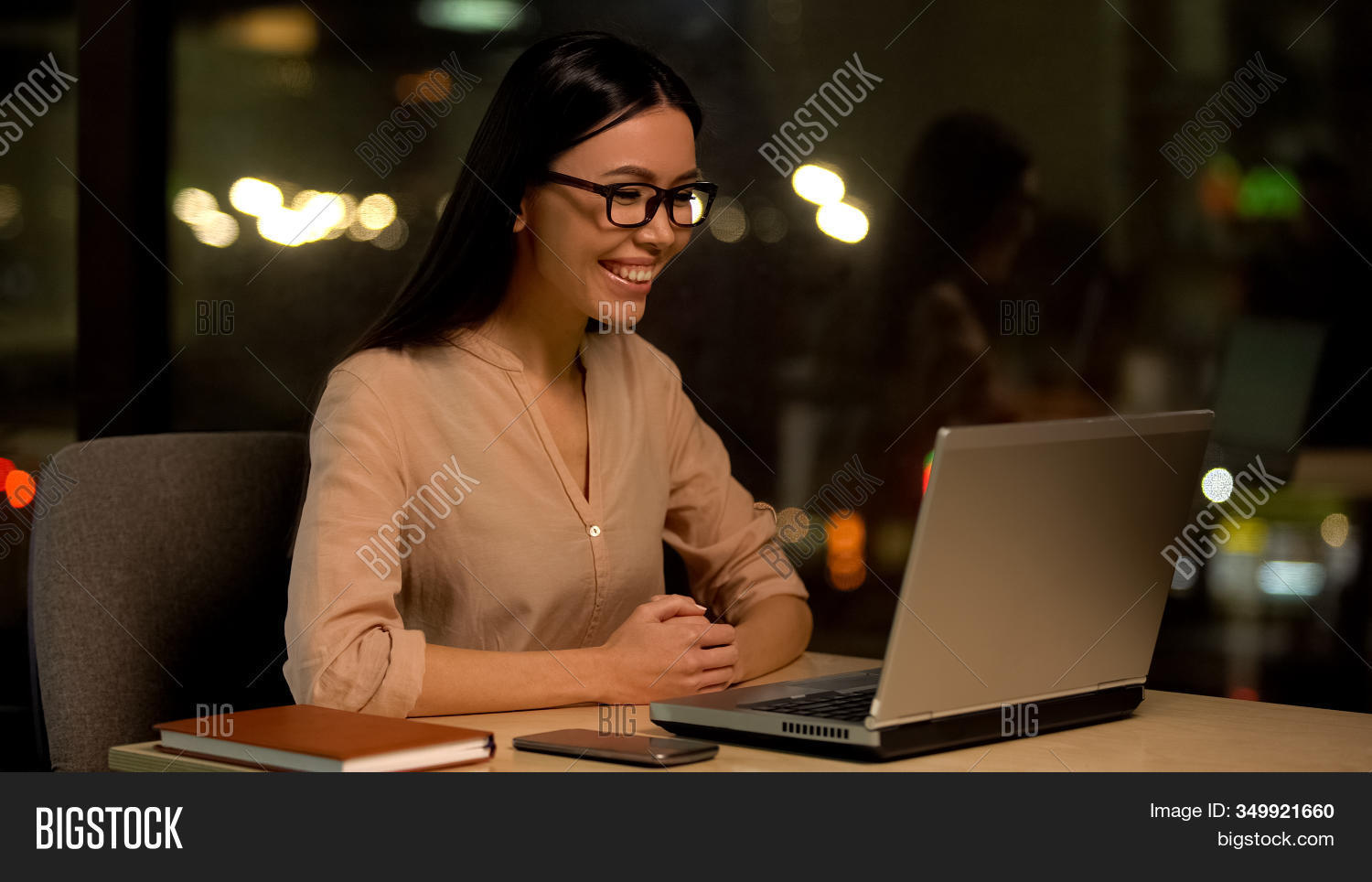Young Woman Reading Image & Photo (Free Trial) | Bigstock