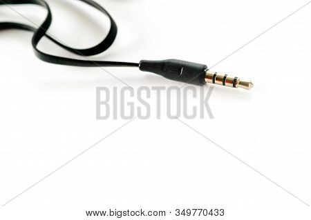 3.5 Mm Plug Black Wire Image & Photo (Free Trial) | Bigstock