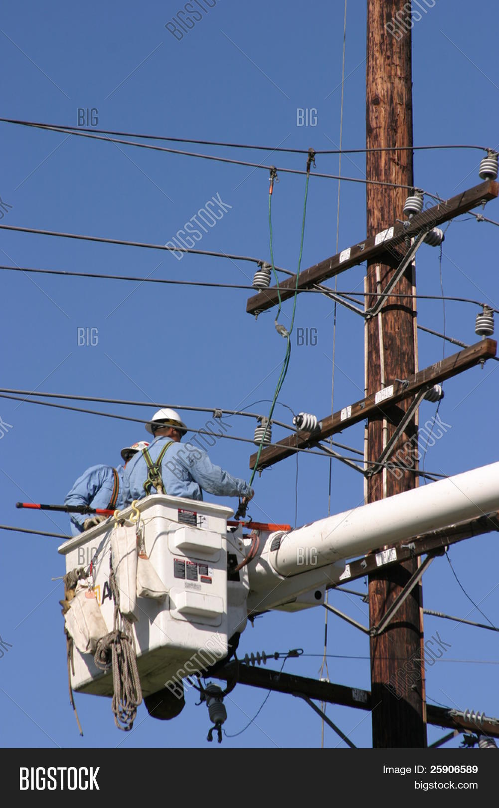 Workers Man Lift Aka Image & Photo (Free Trial) | Bigstock