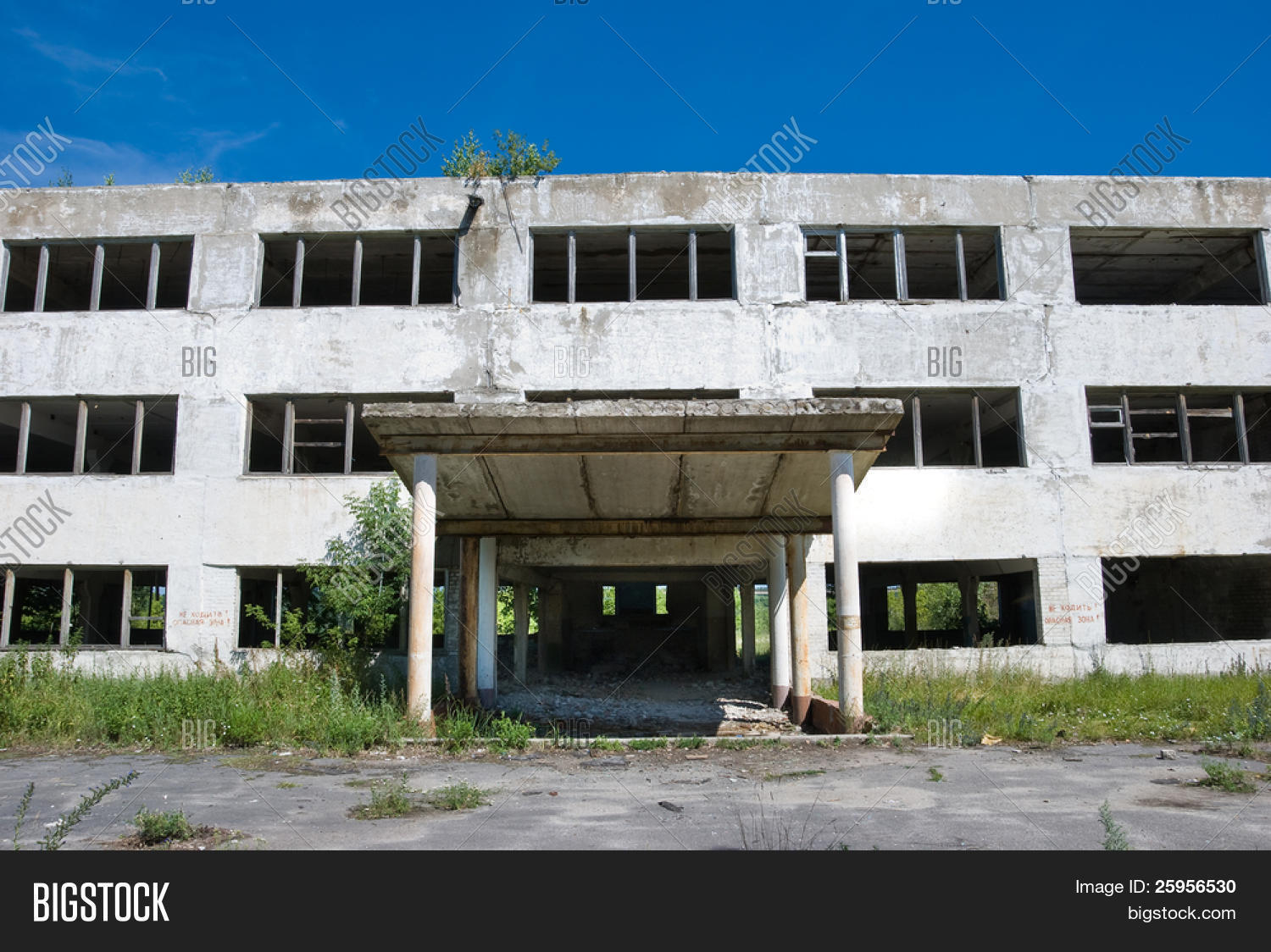 Abandoned Building Image & Photo (Free Trial) | Bigstock