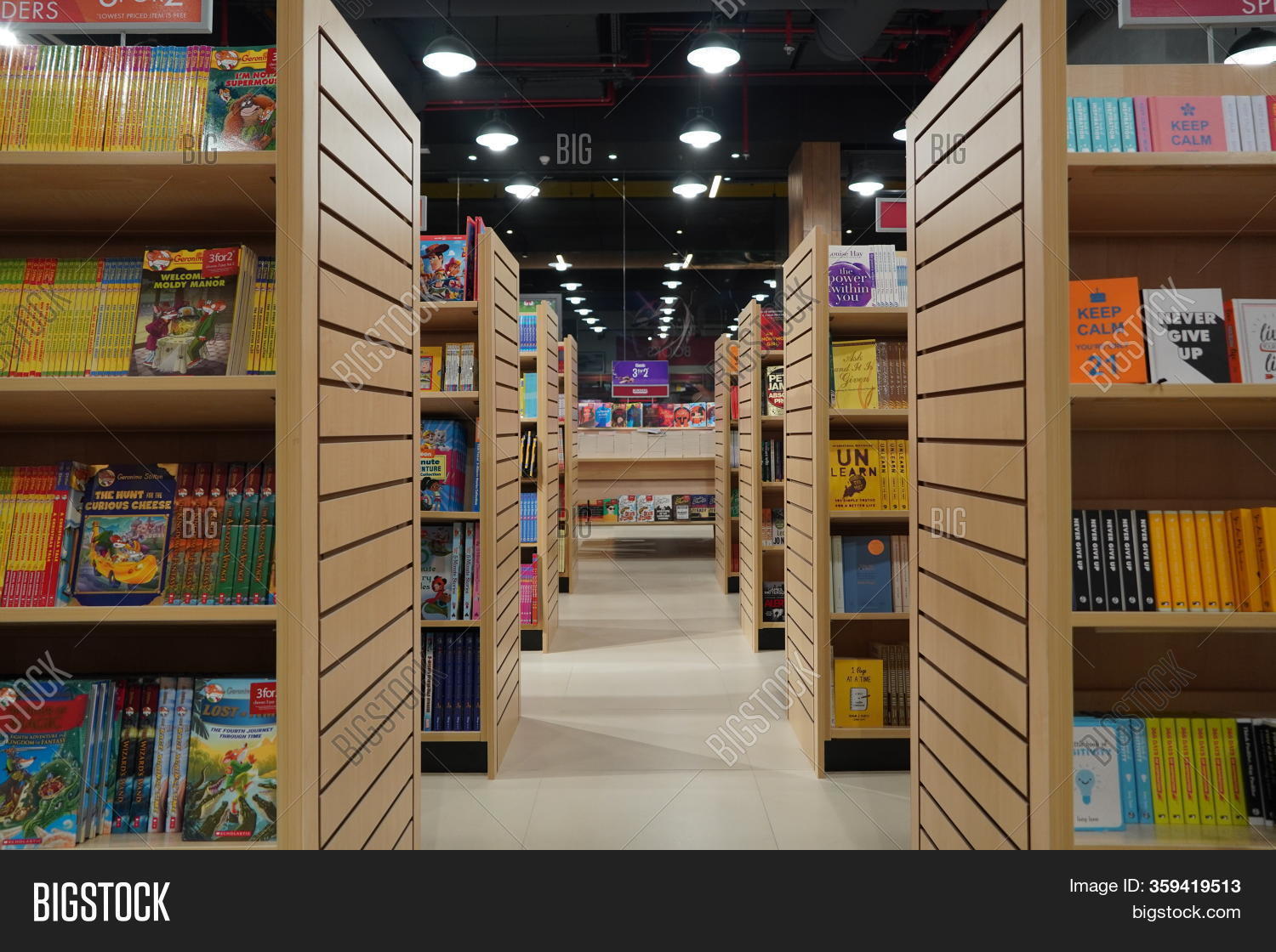 Aisle Between Shelves Image & Photo (Free Trial) | Bigstock