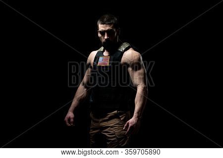Bodybuilder 图片和照片（免费试用） | Bigstock