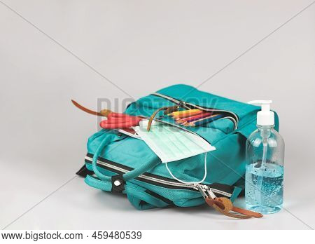 Front View Backpack Image & Photo (Free Trial) | Bigstock