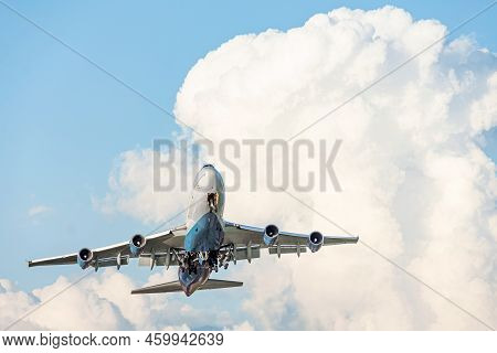 Large Four-engine Image & Photo (Free Trial) | Bigstock