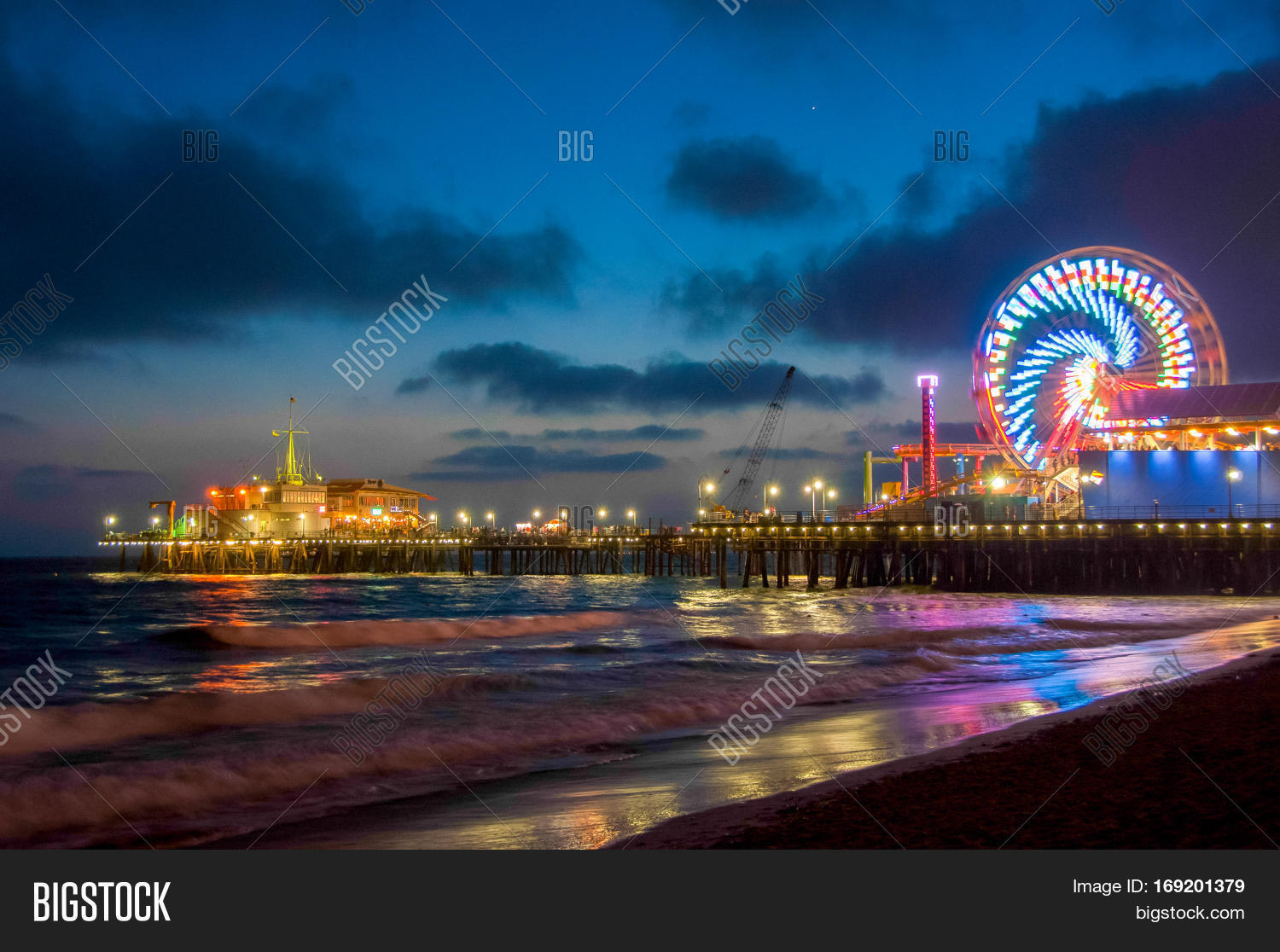 Pier Santa Monica Image & Photo (Free Trial) | Bigstock