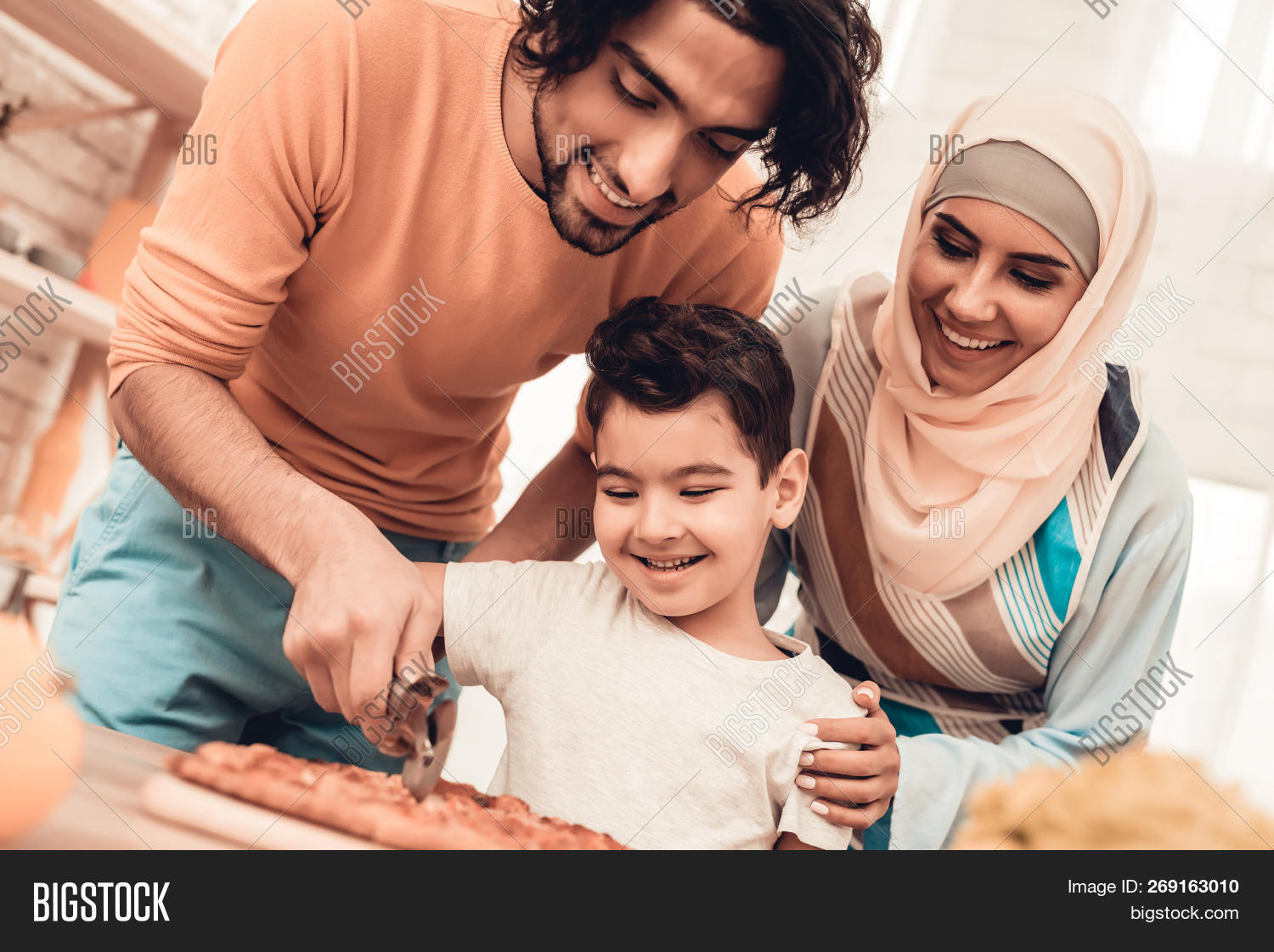 Happy Arabian Family Image & Photo (Free Trial) | Bigstock