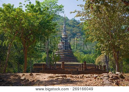 Chedi Images, Illustrations & Vectors (Free) - Bigstock