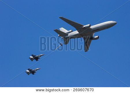 Military Tanker Plane Image & Photo (Free Trial) | Bigstock
