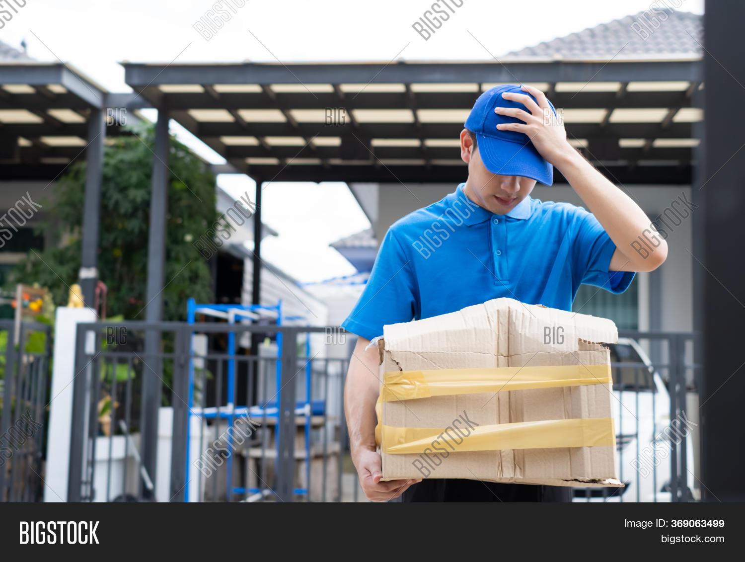 Delivery Man Image & Photo (Free Trial) | Bigstock