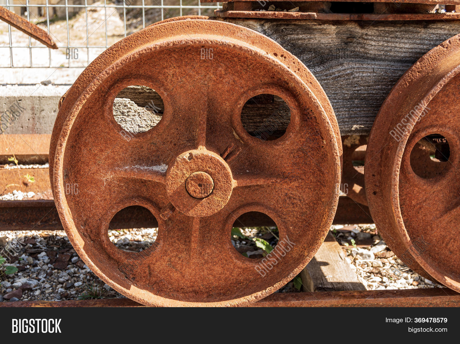 Close- Rusty Wheels Image & Photo (Free Trial) | Bigstock