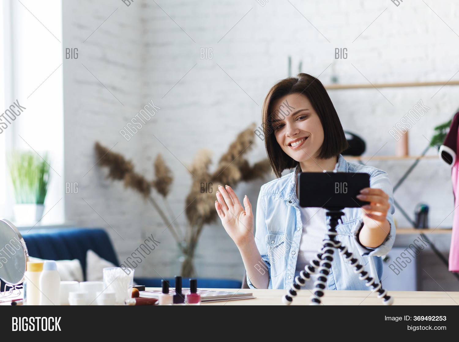 Vlogger Turn On Camera Image & Photo (Free Trial) | Bigstock