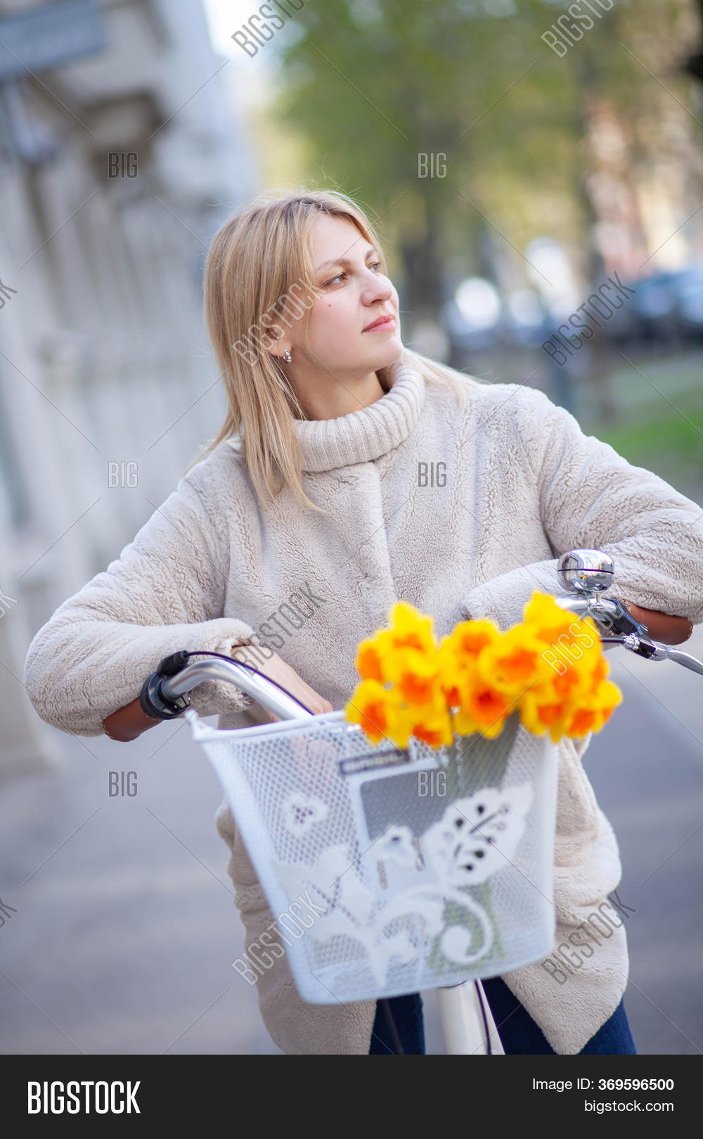 Cute Woman Walking Image & Photo (Free Trial) | Bigstock
