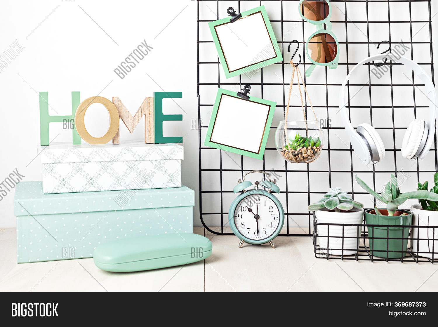 Mockup Mesh Board Image & Photo (Free Trial) | Bigstock