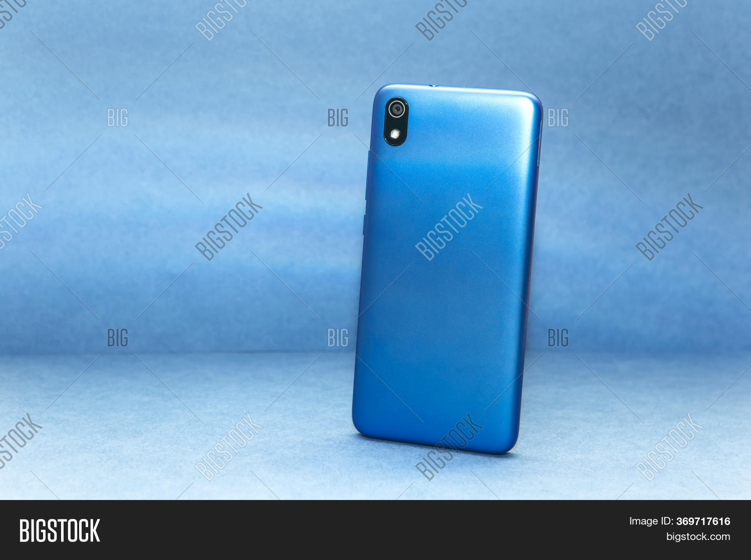 Rear View Cell Phone Image & Photo (Free Trial) | Bigstock