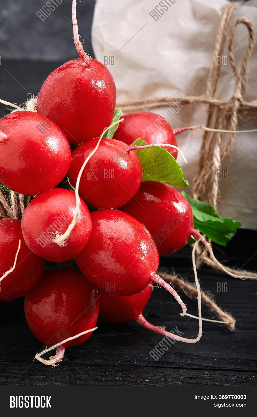 Fresh Red Radish Bunch Image & Photo (Free Trial) | Bigstock