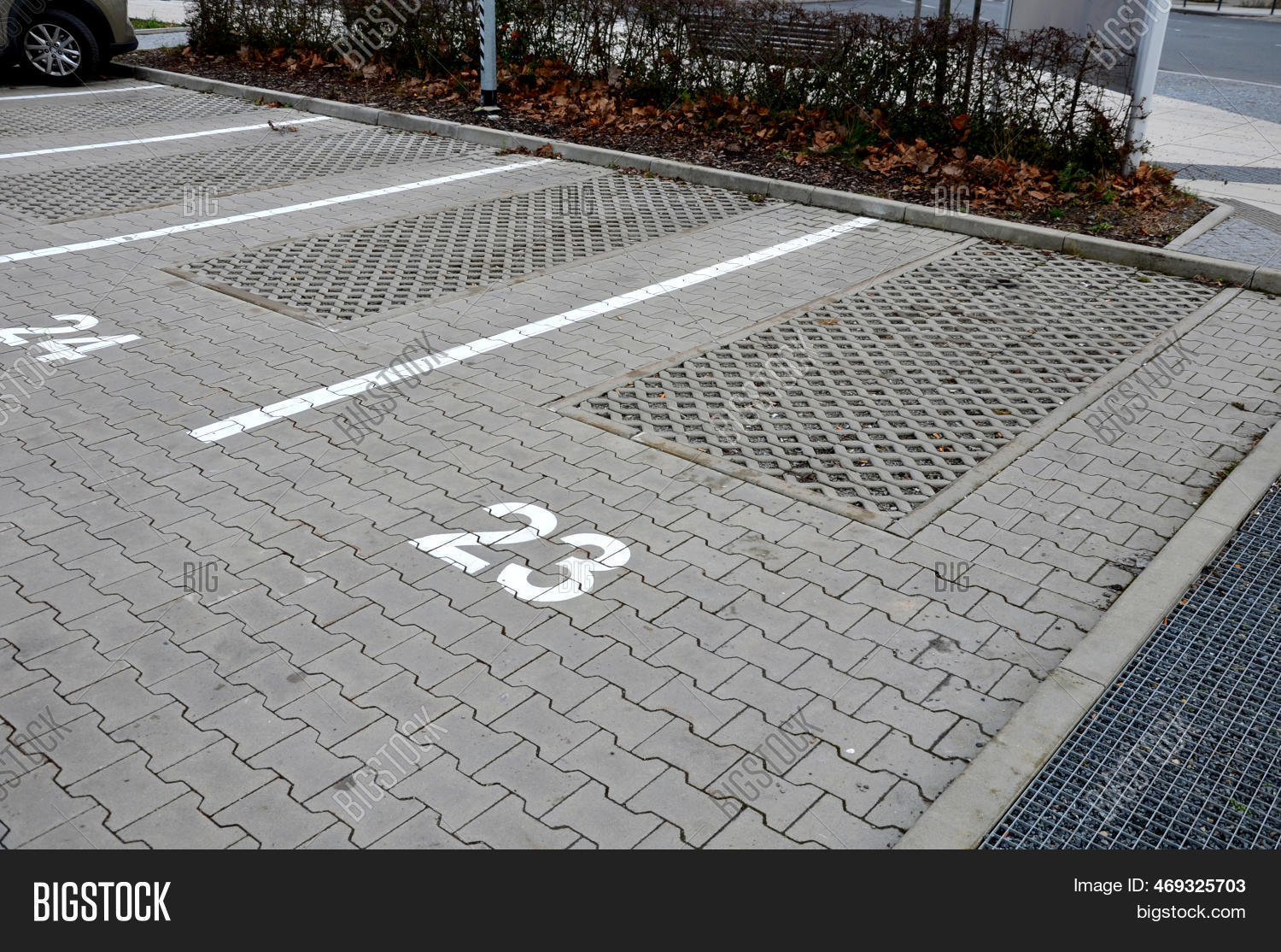 Imagen y foto New Infiltration (prueba gratis) | Bigstock