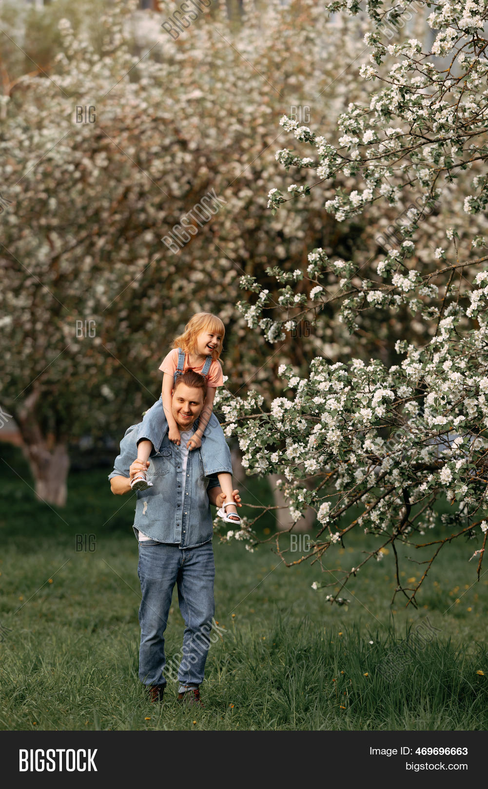 Dad Daughter Hugging Image And Photo Free Trial Bigstock