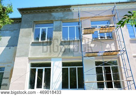 Painting House Facade Image & Photo (Free Trial) | Bigstock