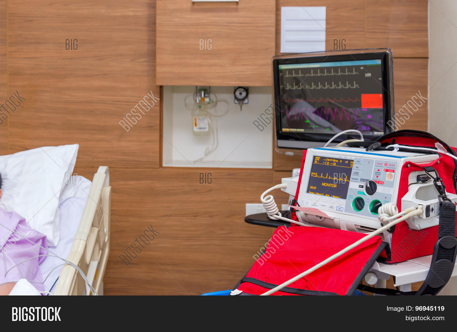 Defibrillator Icu Room Image & Photo (Free Trial) | Bigstock