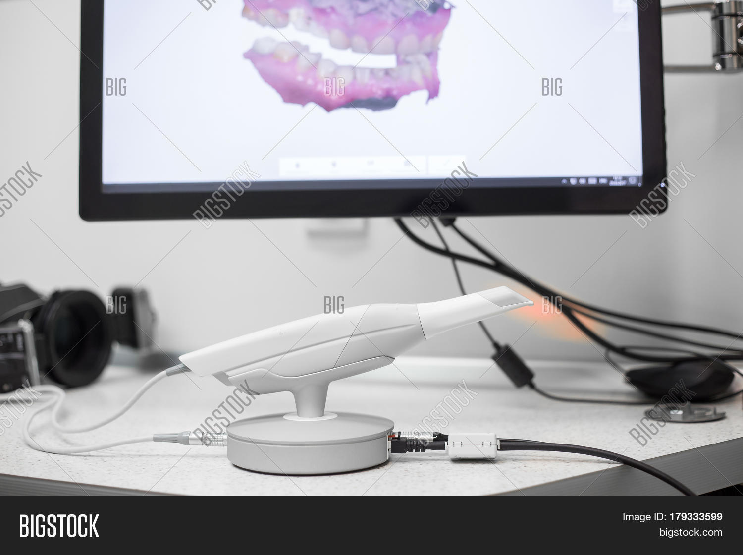 Dental 3D Scanner Image & Photo (Free Trial) | Bigstock