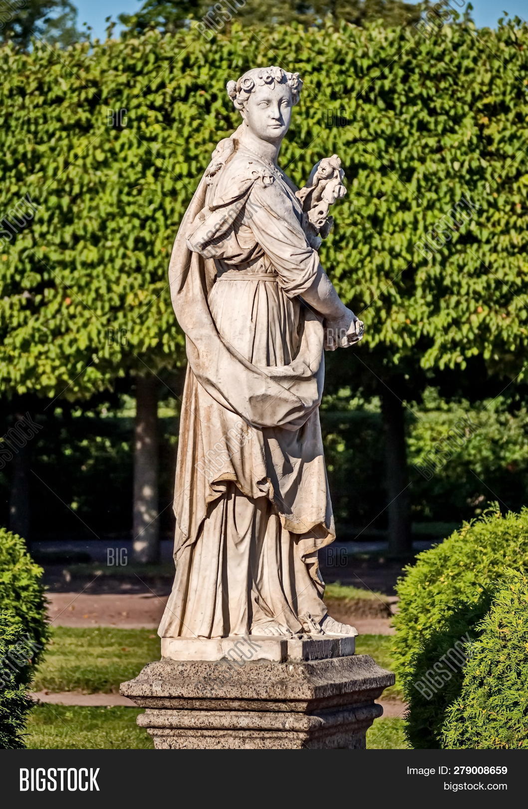 Petergof, Russia - 09/ Image & Photo (Free Trial) | Bigstock