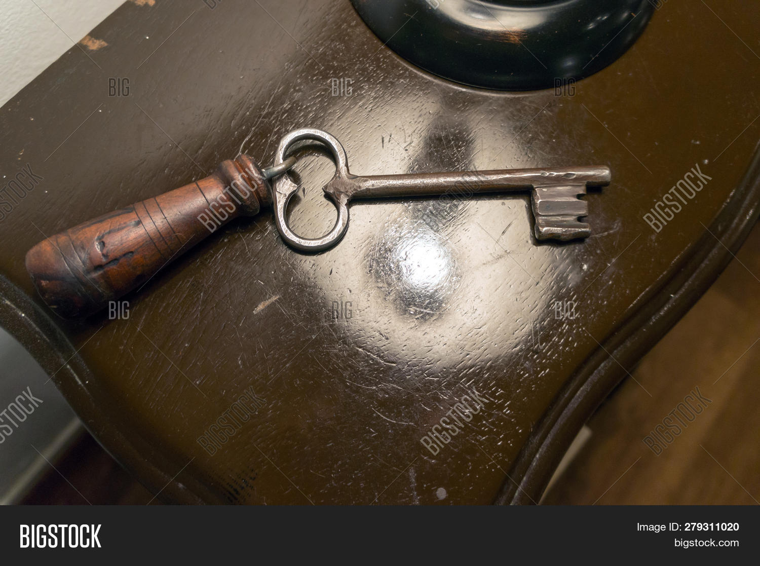 Old Key On Wood Table Image & Photo (Free Trial) | Bigstock