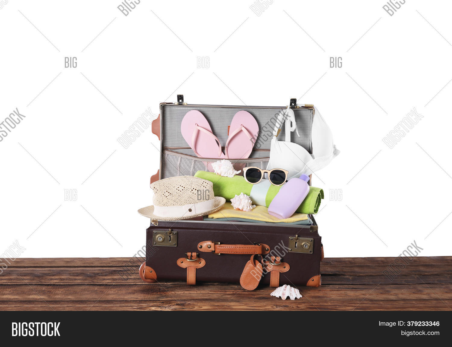 Open Vintage Suitcase Image & Photo (Free Trial) | Bigstock